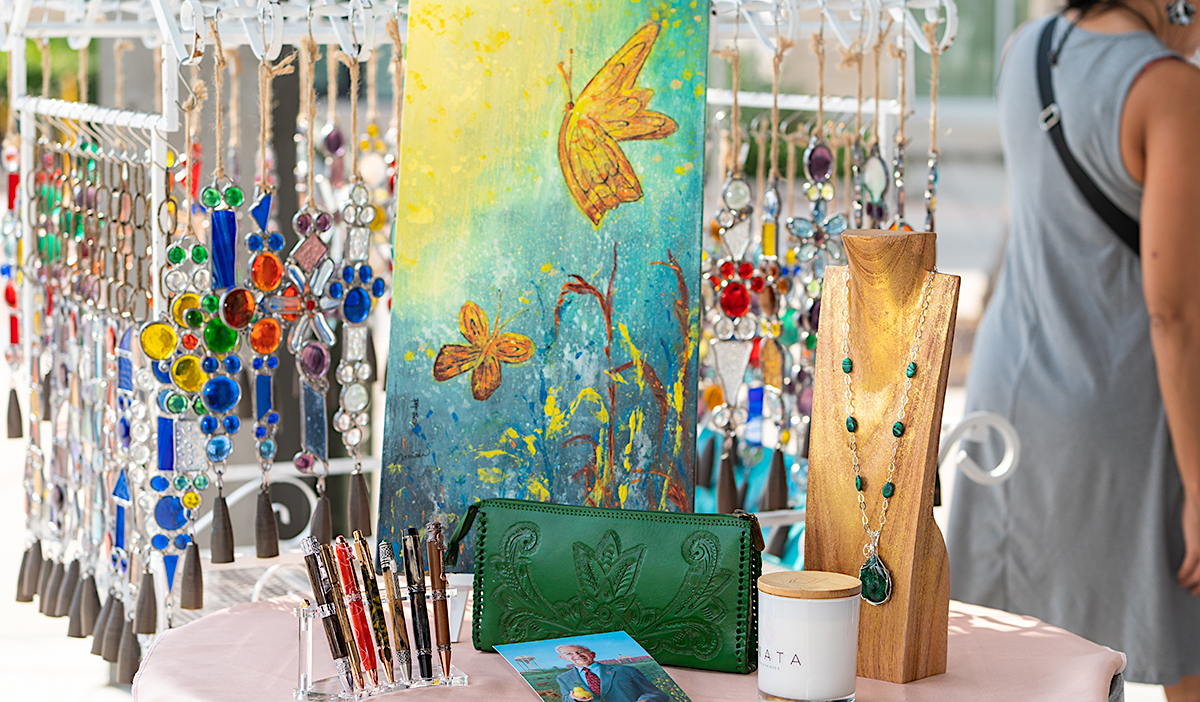 Pearland Art & Crafts on the Pavilion at Pearland Town Center | 365 Houston