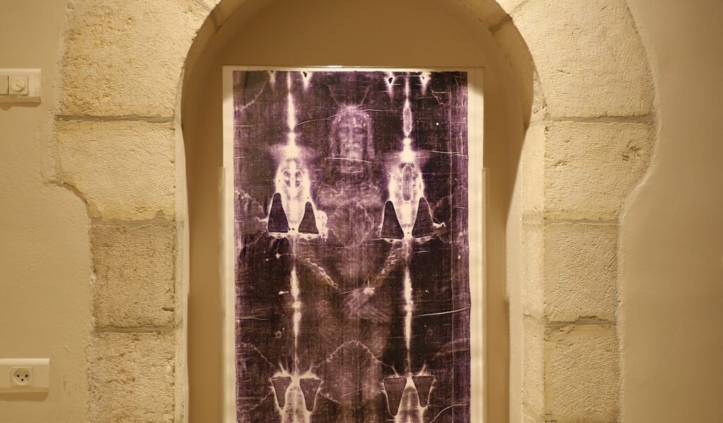 The Shroud of Turin Exhibit at the NMFH | 365 Houston