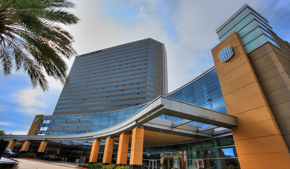 Day Passes to 28 Local Hotel Pools by ResortPass | 365 Houston