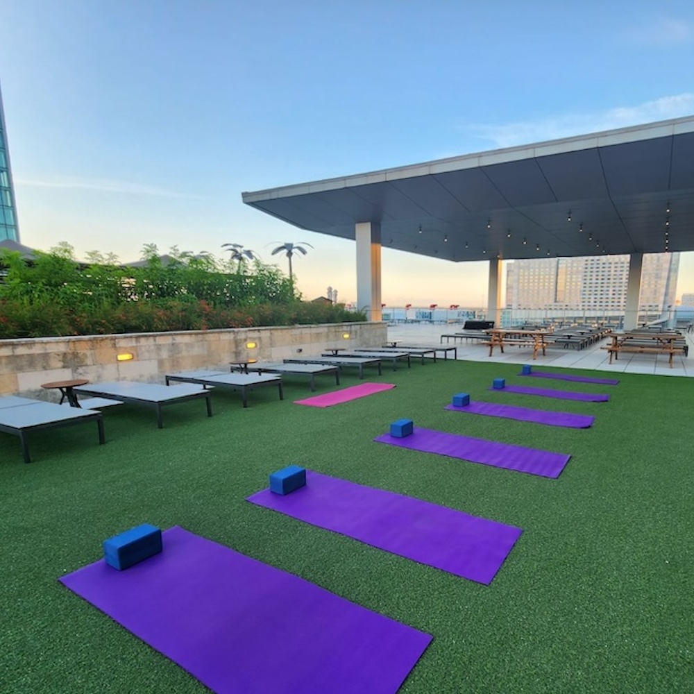 Marriott Marquis Houston Drinks | 365 Things to Do in Houston